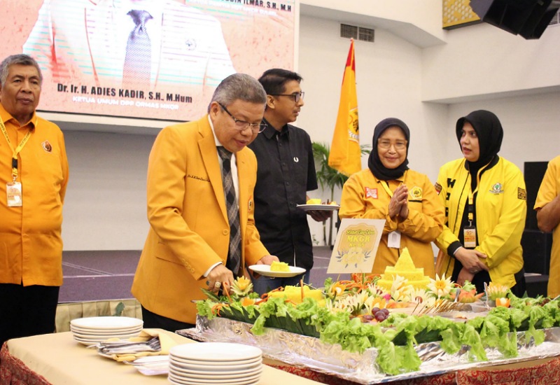 Rayakan HUT Ormas MKGR, Taufan Pawe Kenang SYL dan Banyaknya Guru Besar ...